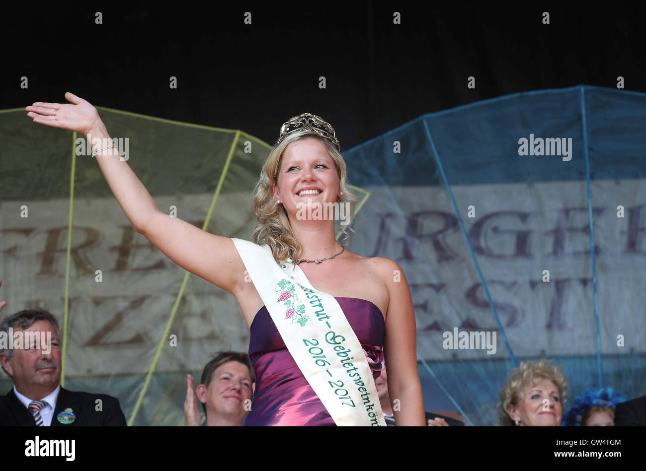 Freyburg, Germany. 11th Sep, 2016. Jenny Meinhardt, the new Wine Queen ...
