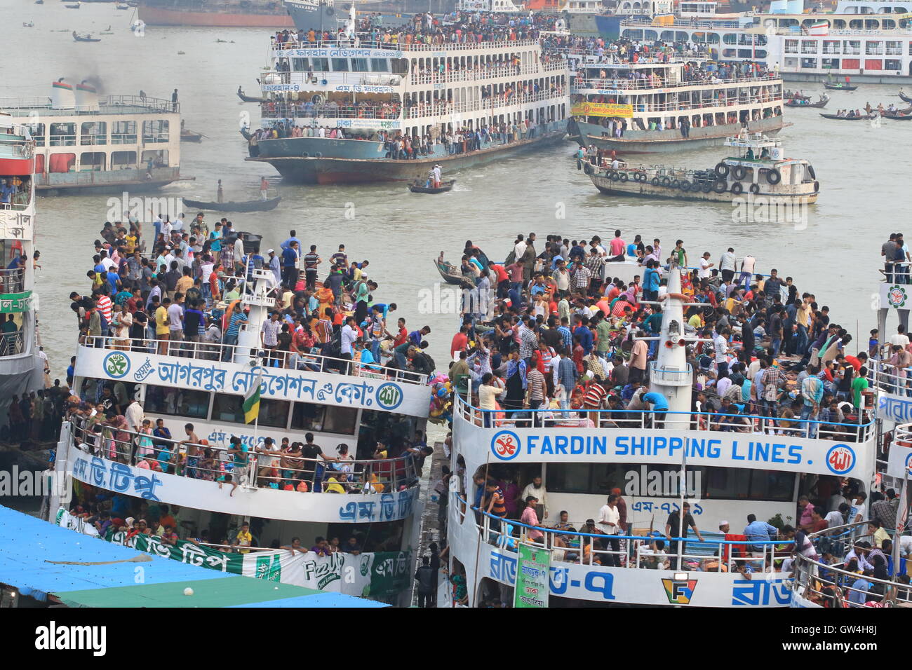 Sadarghat launch terminal hi-res stock photography and images - Alamy
