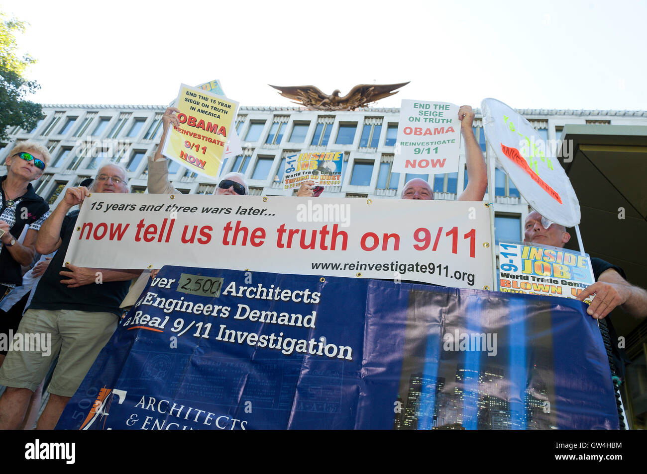 2001 poster eleven hi-res stock photography and images - Alamy