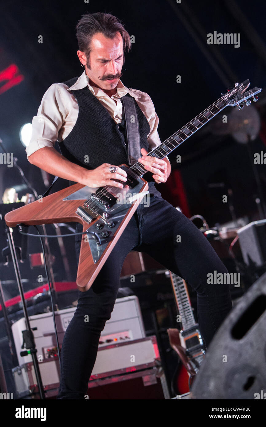 Afterhours singer hi-res stock photography and images - Alamy
