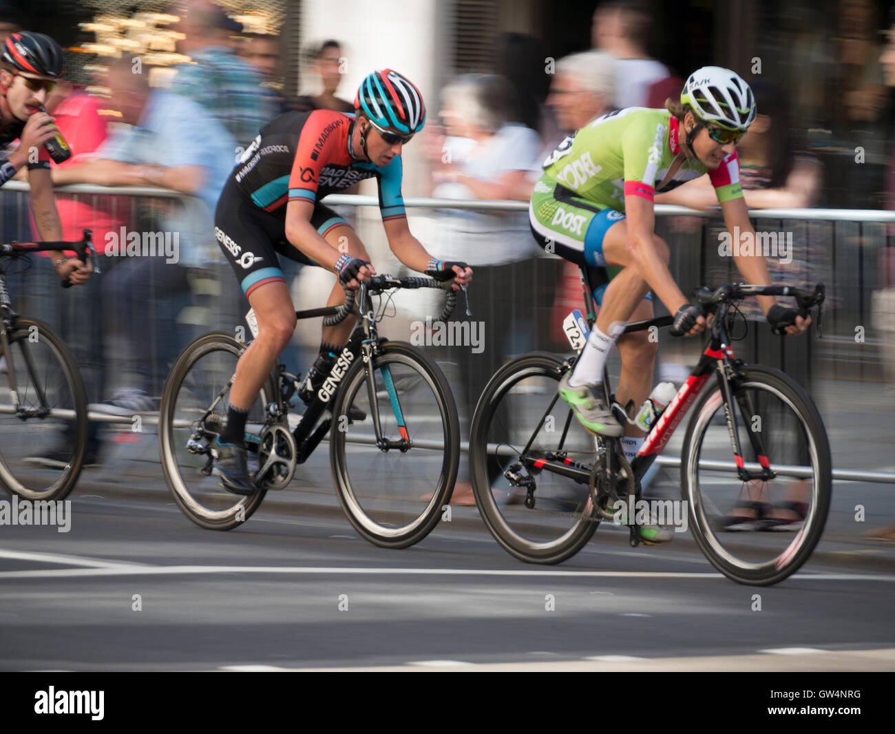 Riders race down Regent Street in the final stage of the Tour of ...
