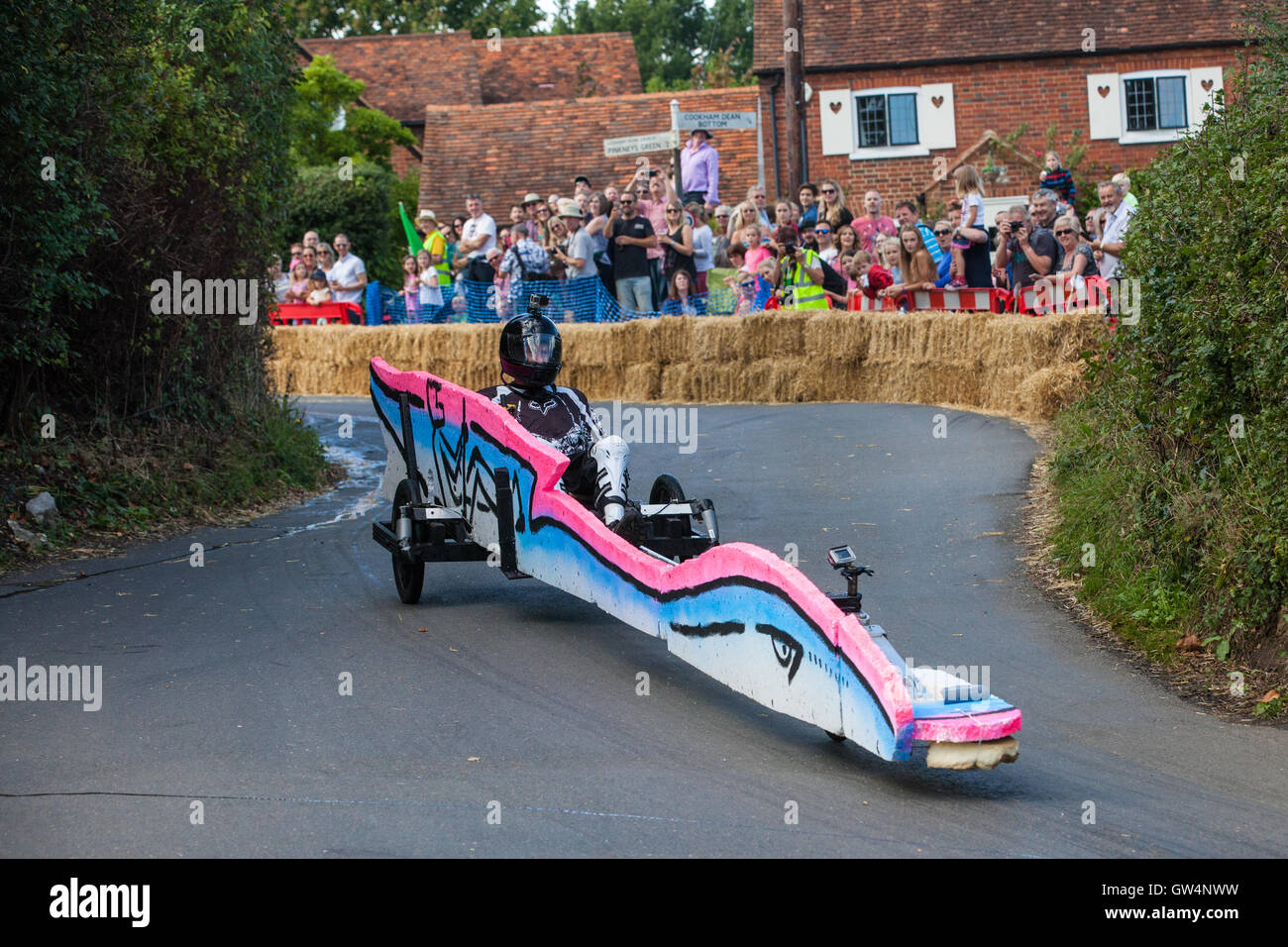 Cookham Dean, UK. 11th Sep, 2016. A custom-built go-kart competes in ...