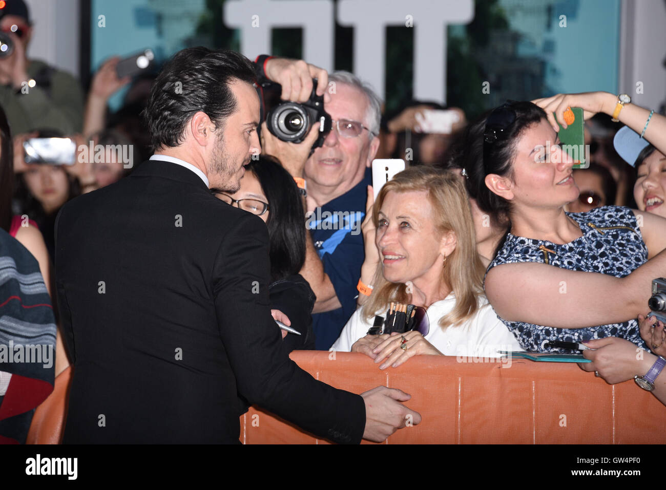 Andrew scott actor hi-res stock photography and images - Alamy