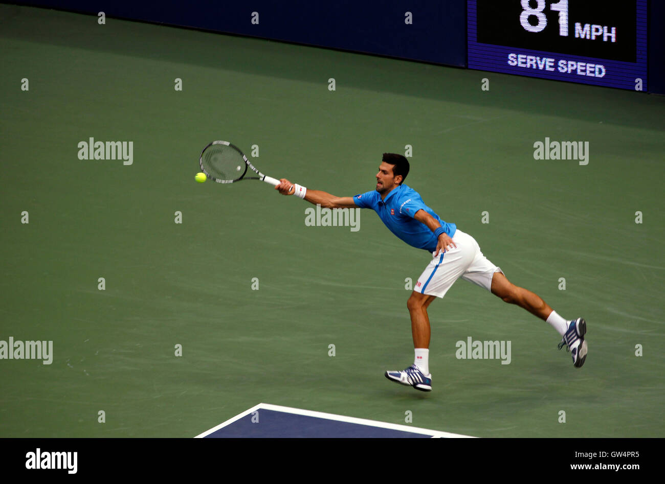 Novak djokovic return of serve hi-res stock photography and images - Alamy