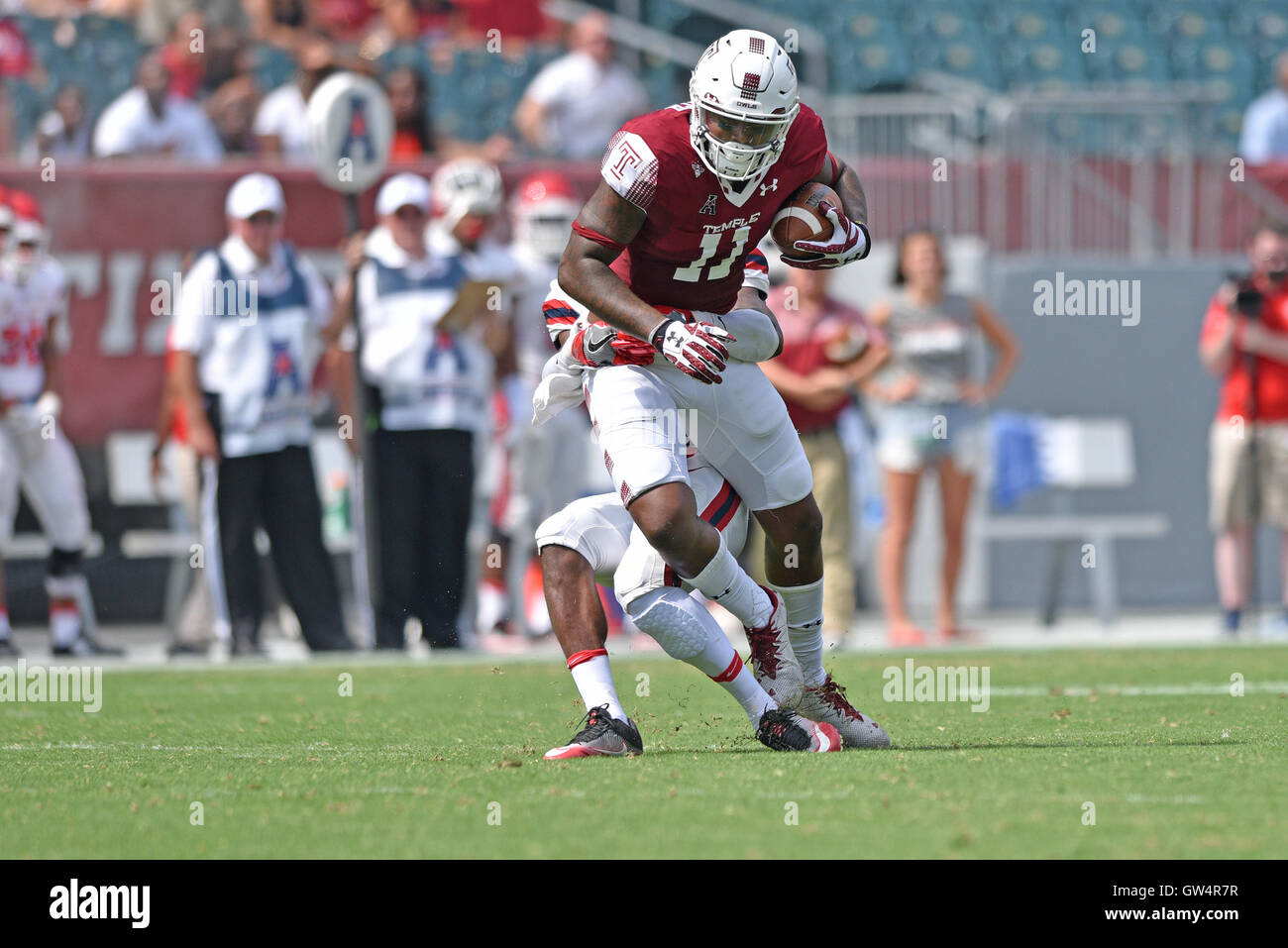 Philadelphia, Pennsylvania, USA. 10th Sep, 2016. Temple Owls tight end ...