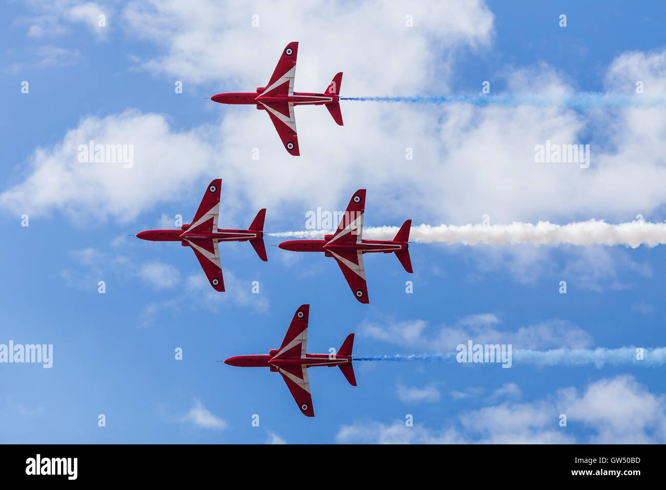 Red Arrows performing the Corkscrew formation at the 2016 Southport ...