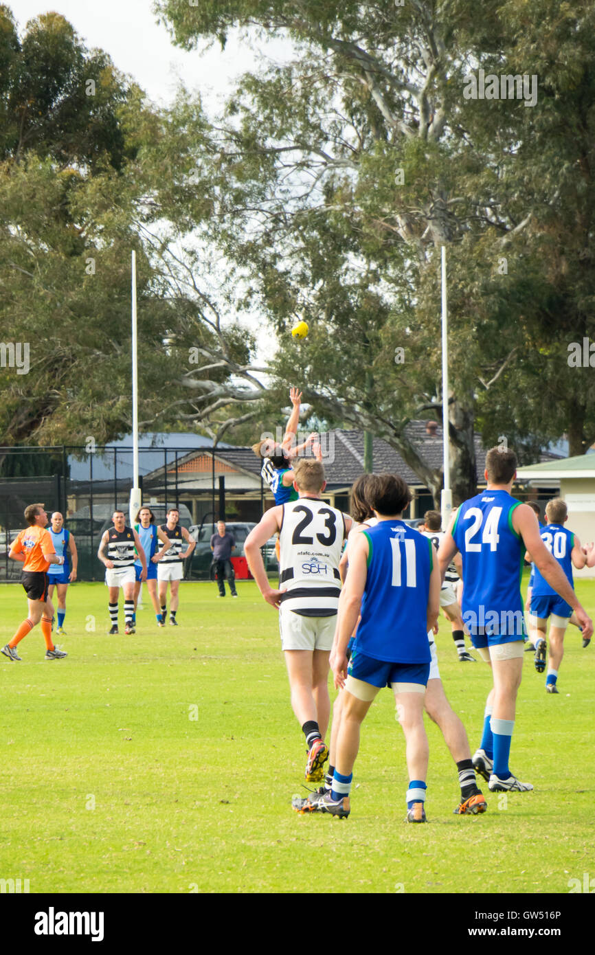 Australian football goal posts hi-res stock photography and images - Alamy