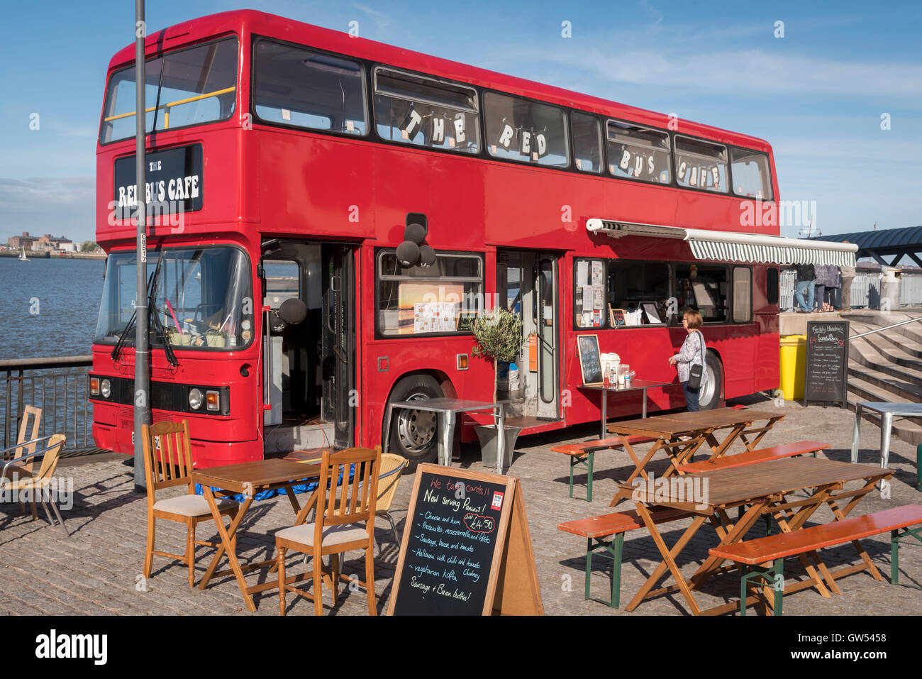 London bus cafe hi-res stock photography and images - Alamy