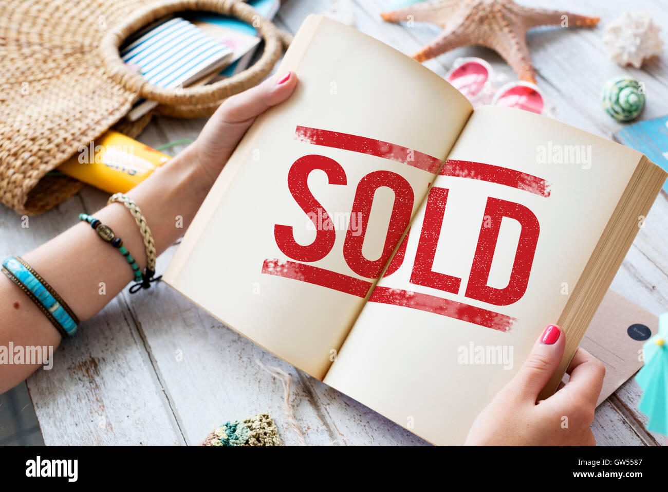 Time to sell stamp hi-res stock photography and images - Alamy