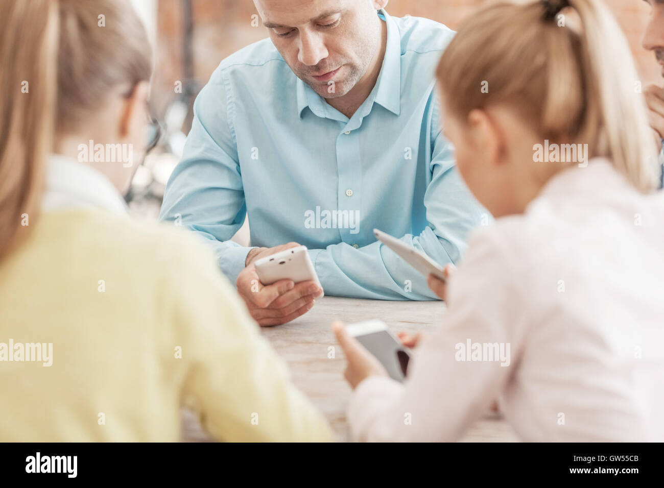 Diverse people digital devices hi-res stock photography and images - Alamy