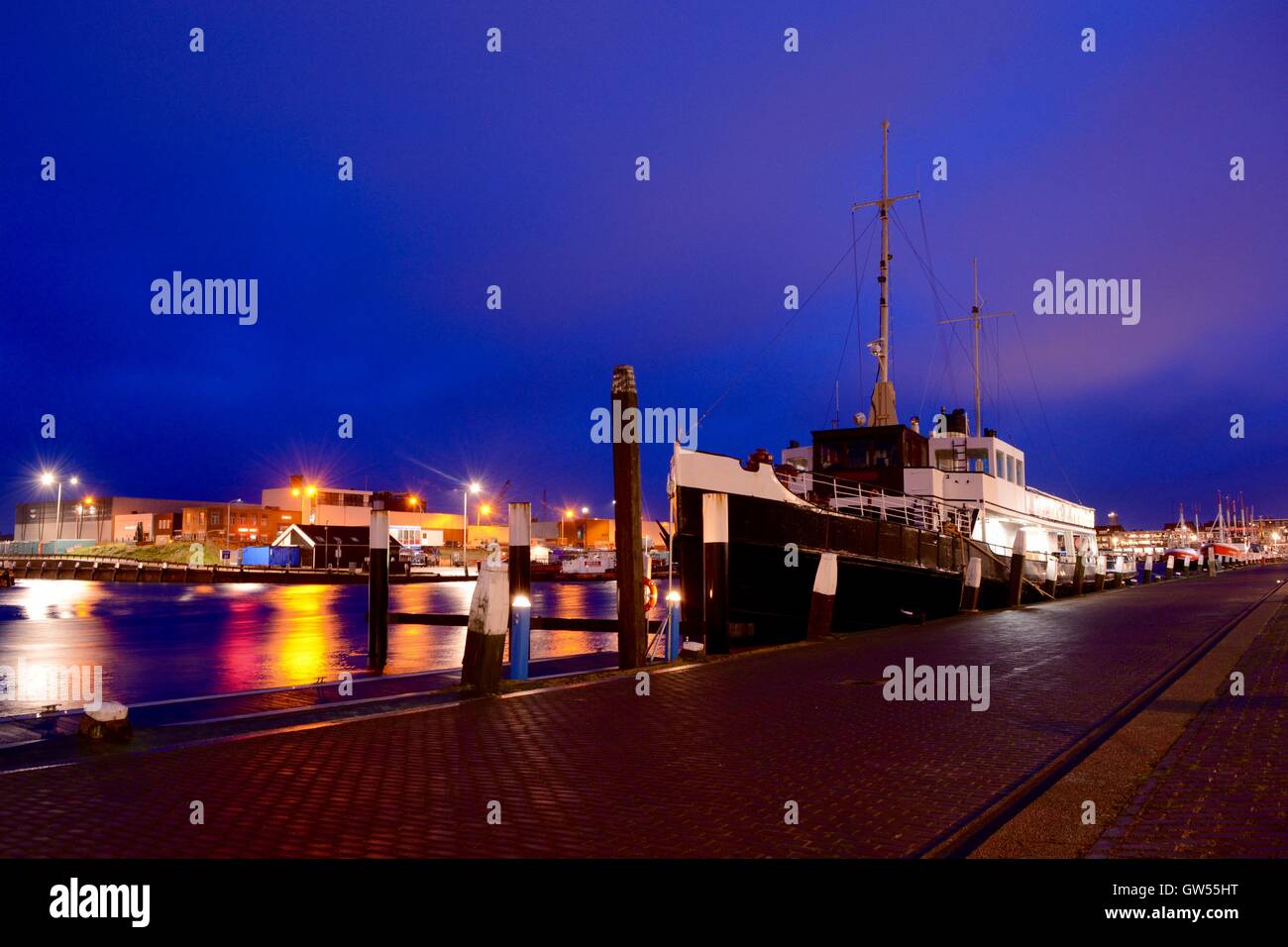 early winter morning Scheveningen harbour Stock Photo - Alamy