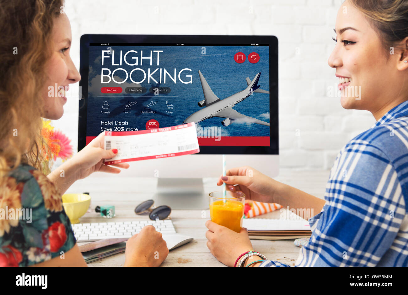 Fligth booking hi-res stock photography and images - Alamy