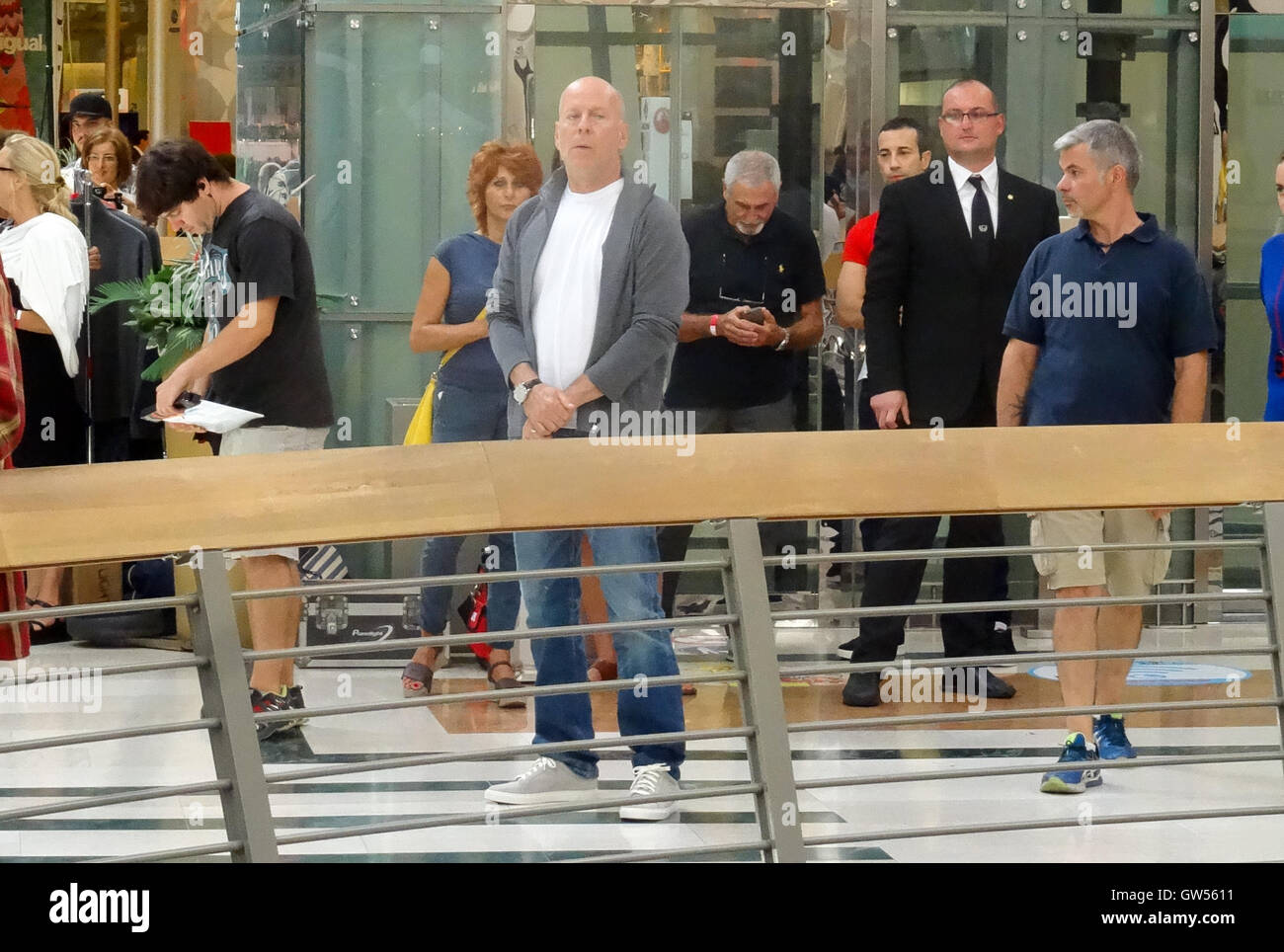 Bruce Willis films a Vodafone commercial in Rome, Italy Featuring ...