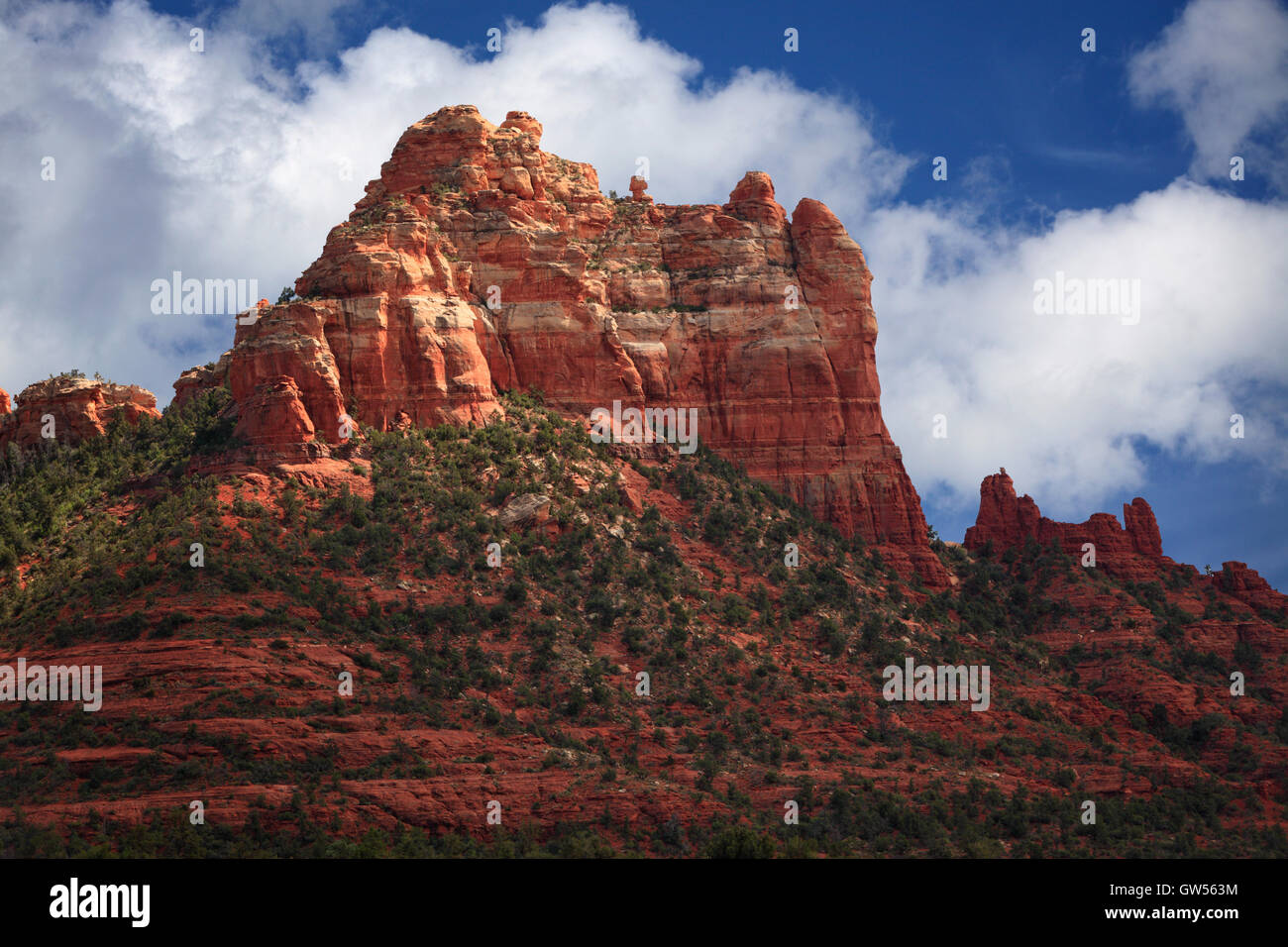 Late afternoon light on Camel Rock and Snoopy Rock in Sedona, Arizona ...