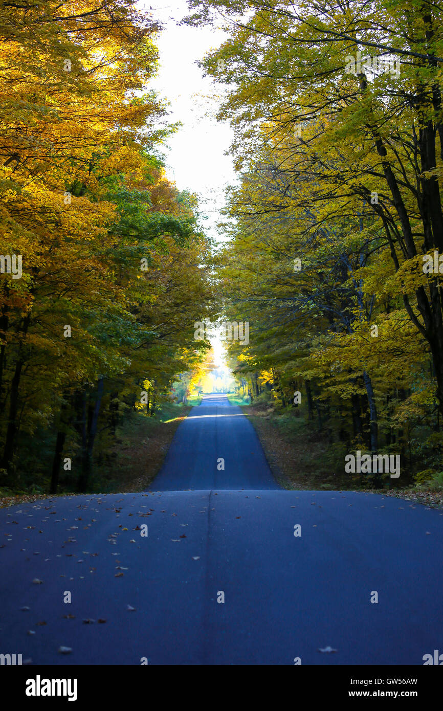 Black top road hi-res stock photography and images - Alamy