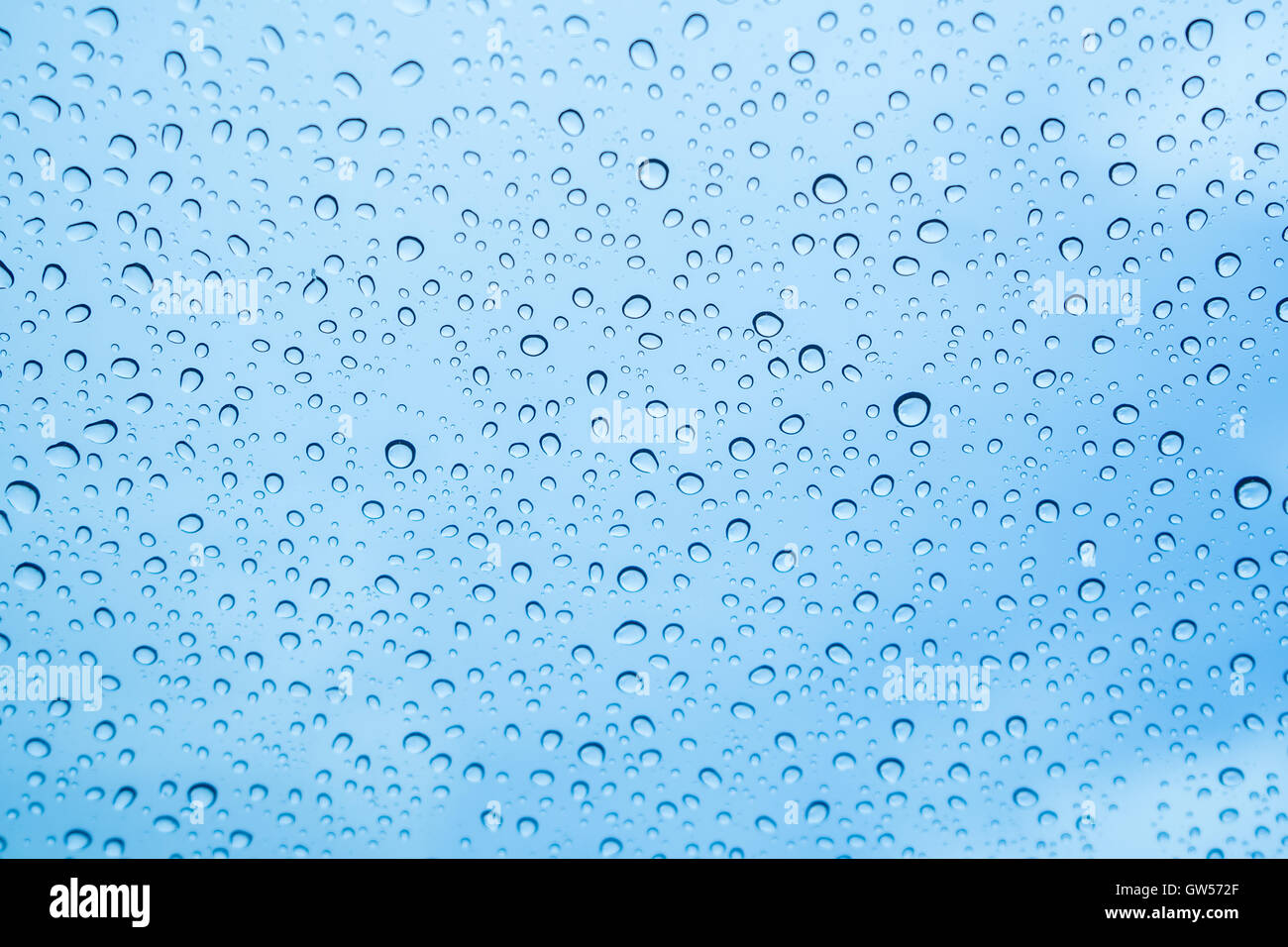 Rain textured glass hi-res stock photography and images - Alamy