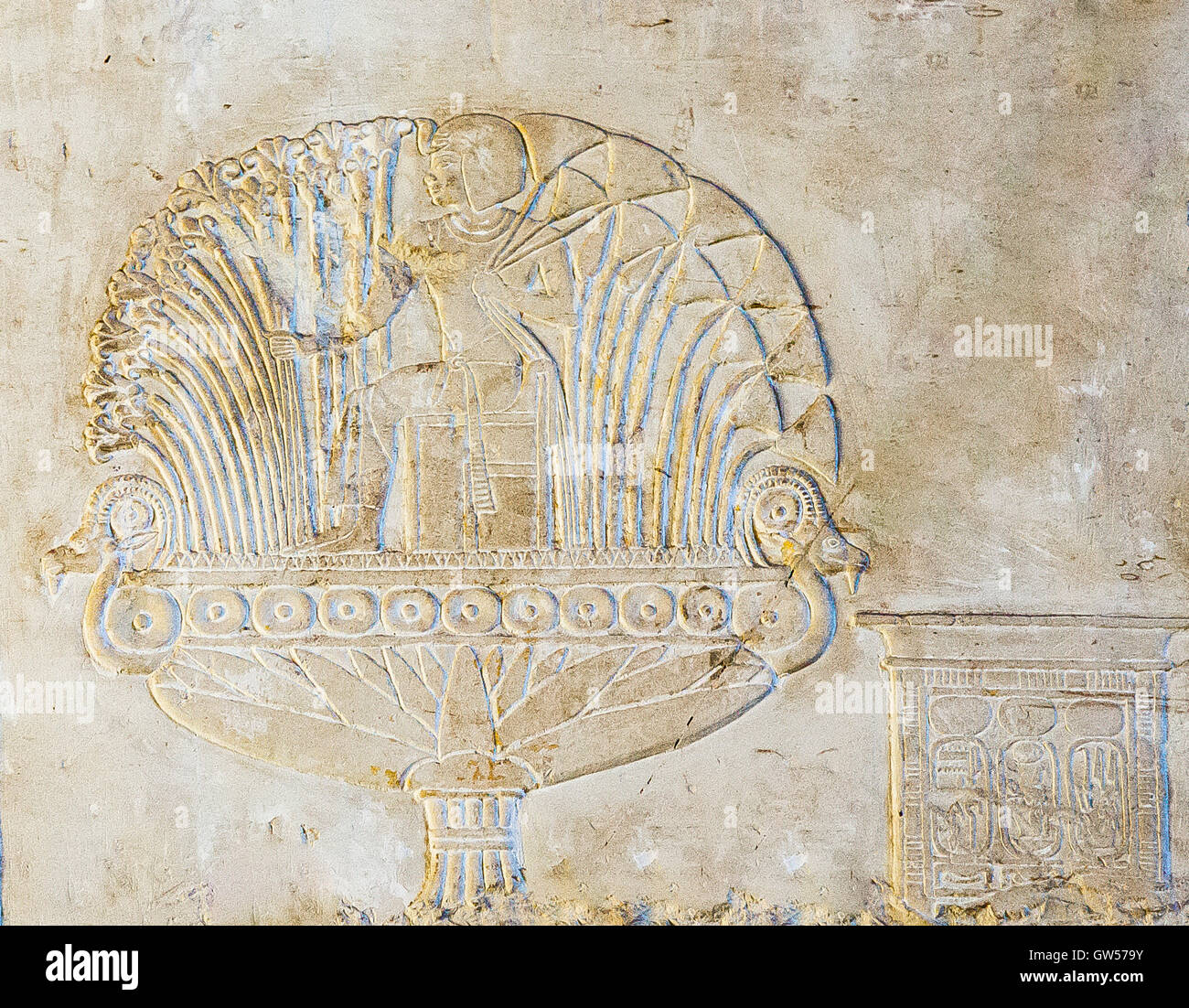 Ancient egypt relief lotus flower hi-res stock photography and images ...