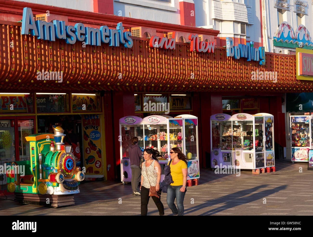Amusement sign hi-res stock photography and images - Alamy