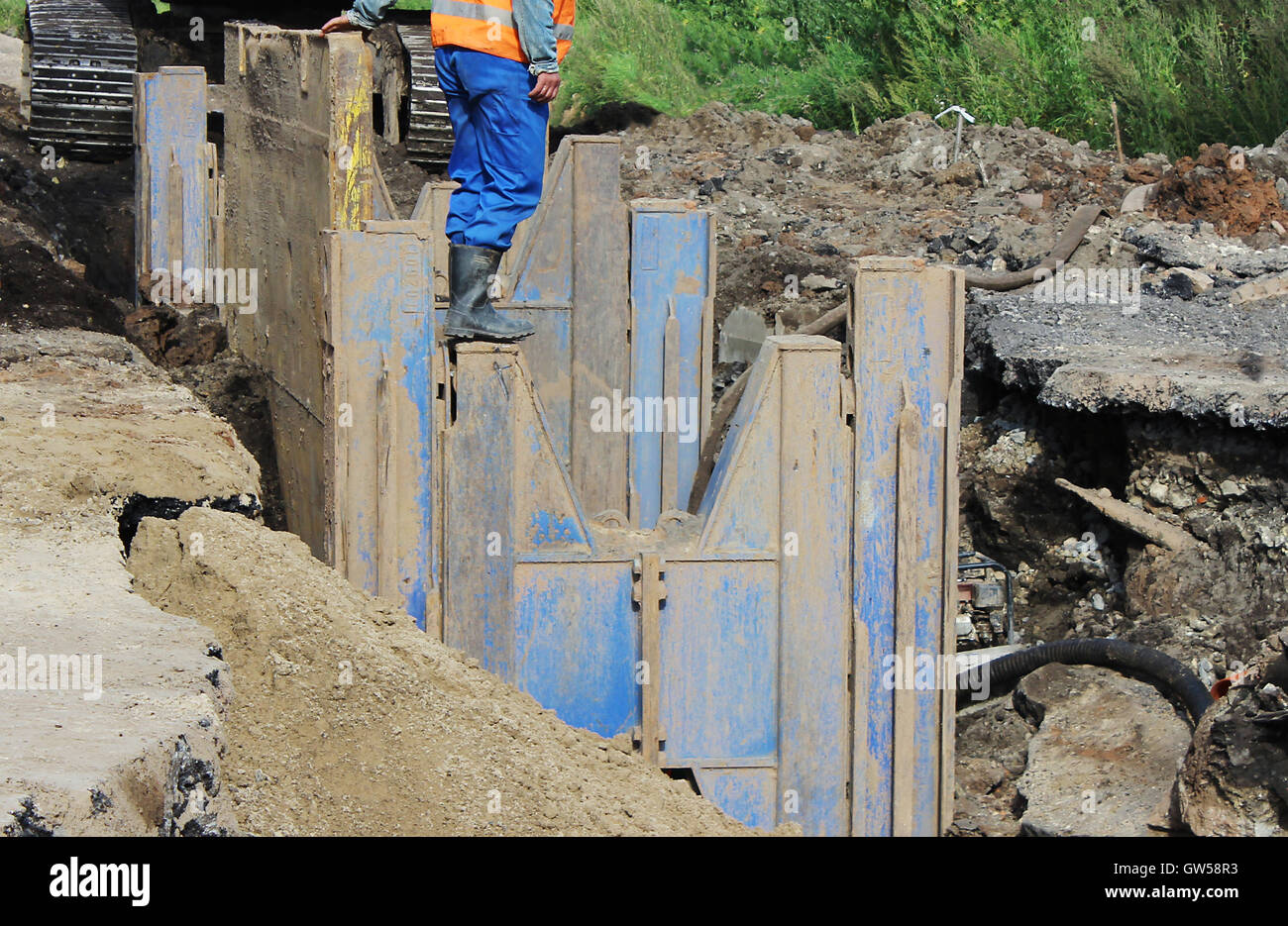 installation of metal structures - immediate support for draining soil ...