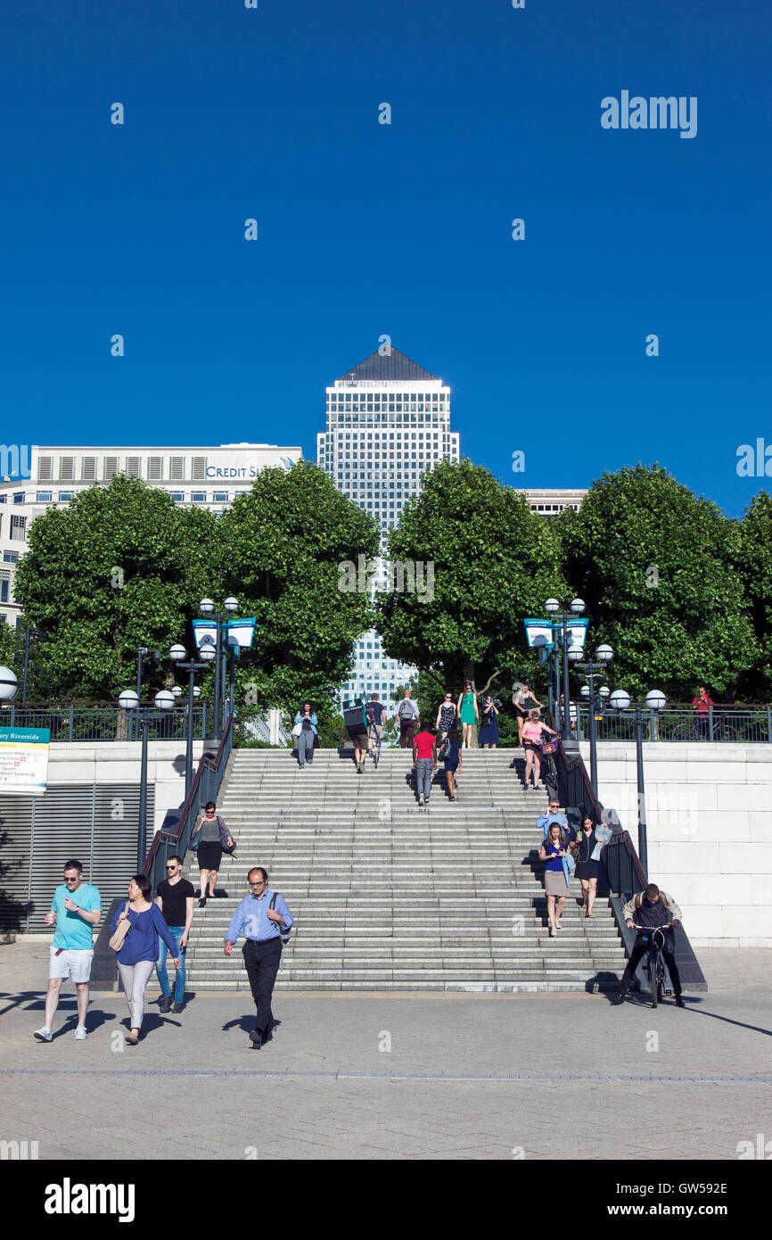 Modern circus hi-res stock photography and images - Alamy