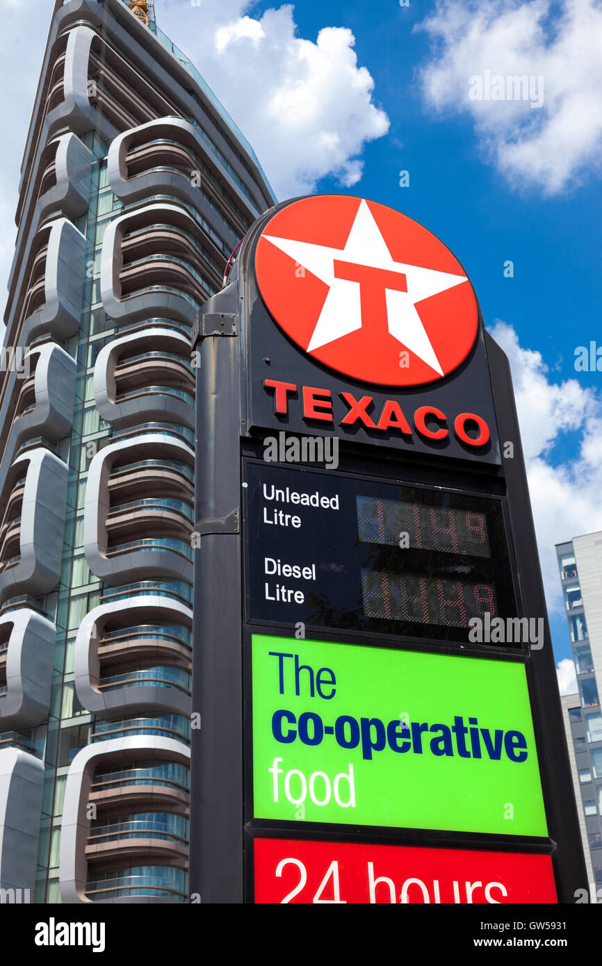 Oil shop gas station hi-res stock photography and images - Alamy