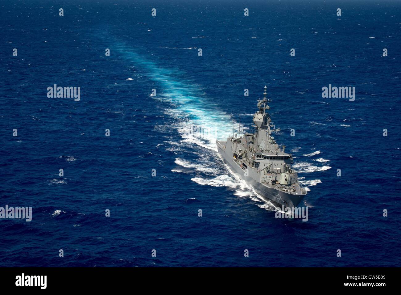 Royal Australian Navy Anzac Class frigate HMAS Warramunga steams in ...