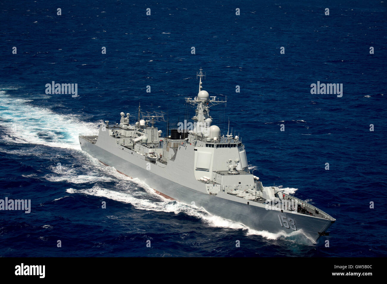 Chinese Navy guided-missile destroyer Xian steams in close formation ...