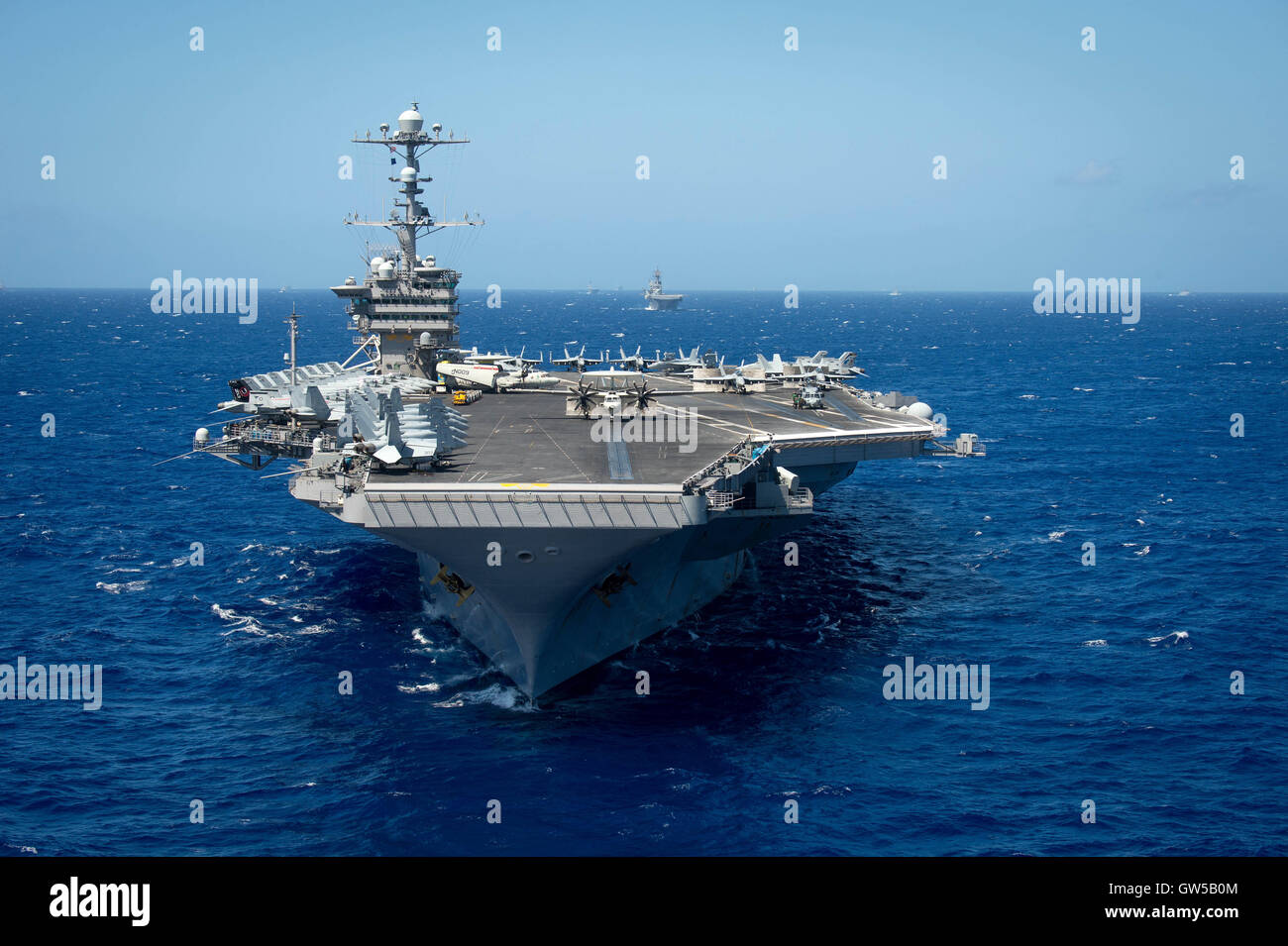 Us navy nimitz class aircraft carrier hi-res stock photography and ...