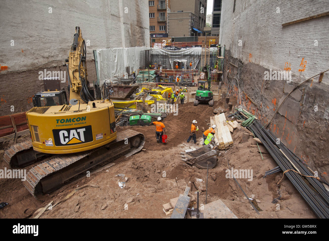 Deep foundation hi-res stock photography and images - Alamy