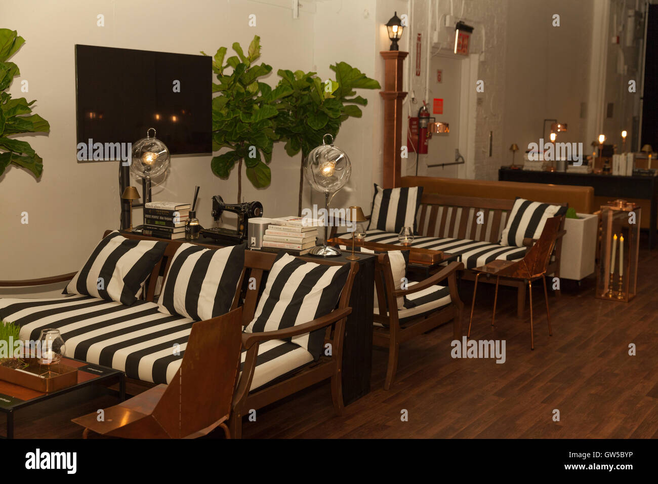 Spring lounge new york hi-res stock photography and images - Alamy