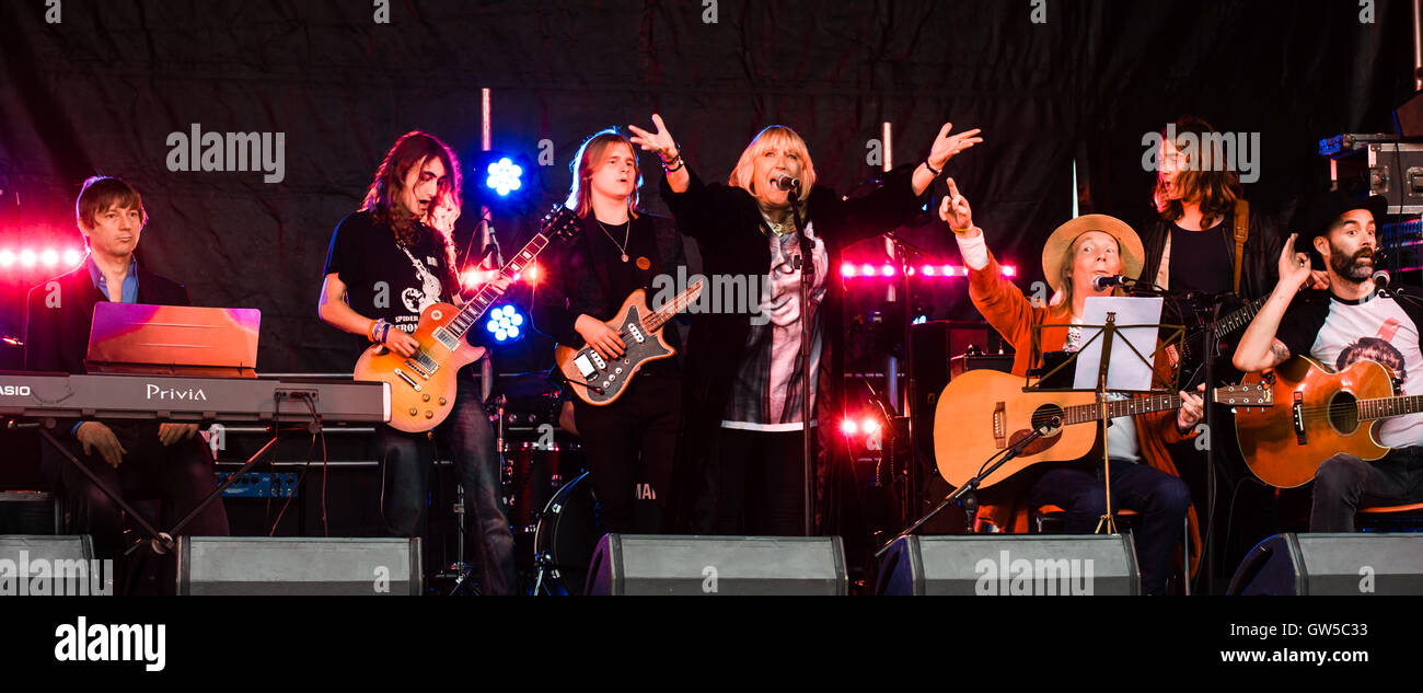 Mick ronson hi-res stock photography and images - Alamy