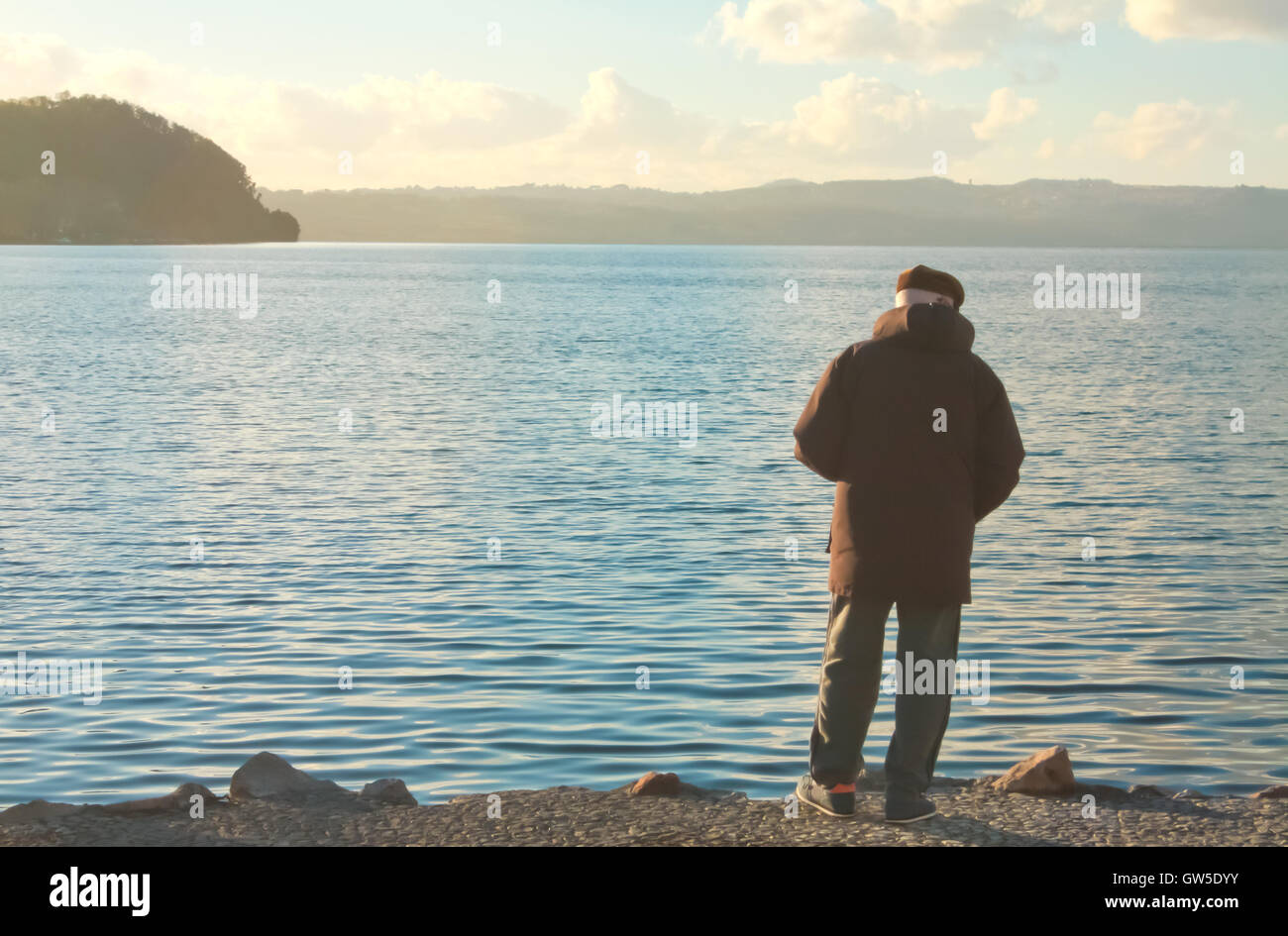 Person watching the water hi-res stock photography and images - Alamy