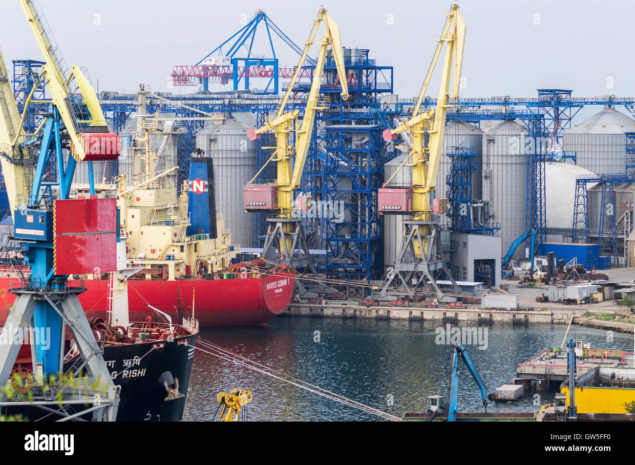 Industrial shipping equipment hi-res stock photography and images - Alamy