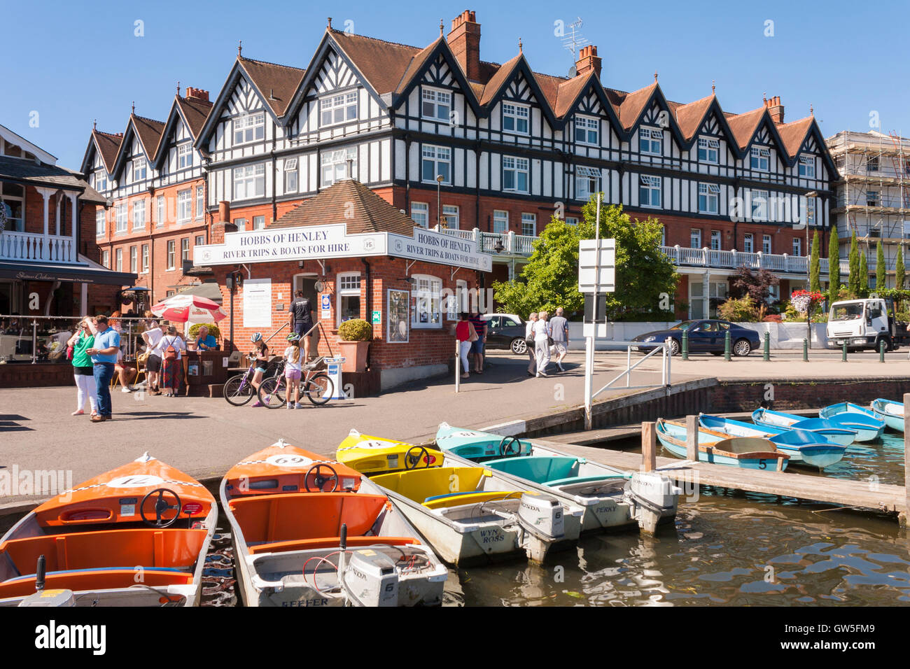 Riverside boats for hire at Henley-on-Thames, Oxfordshire, England, GB ...
