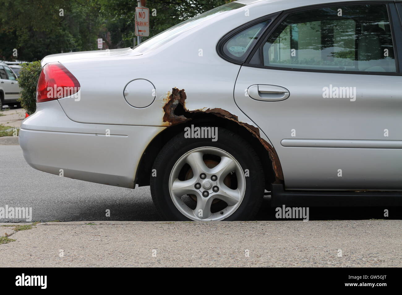 Wheelwell hi-res stock photography and images - Alamy