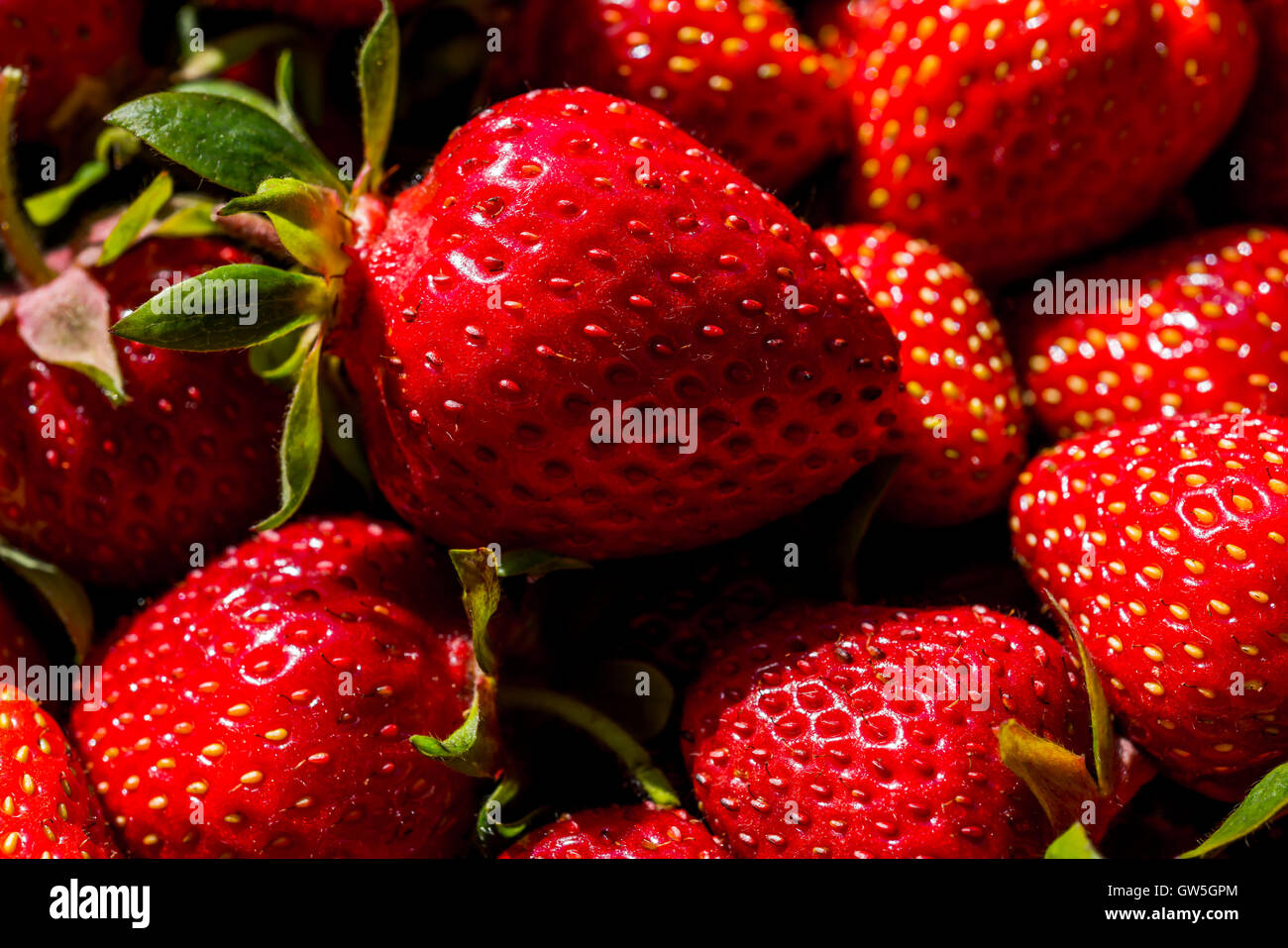 Close up pile strawberries hi-res stock photography and images - Alamy