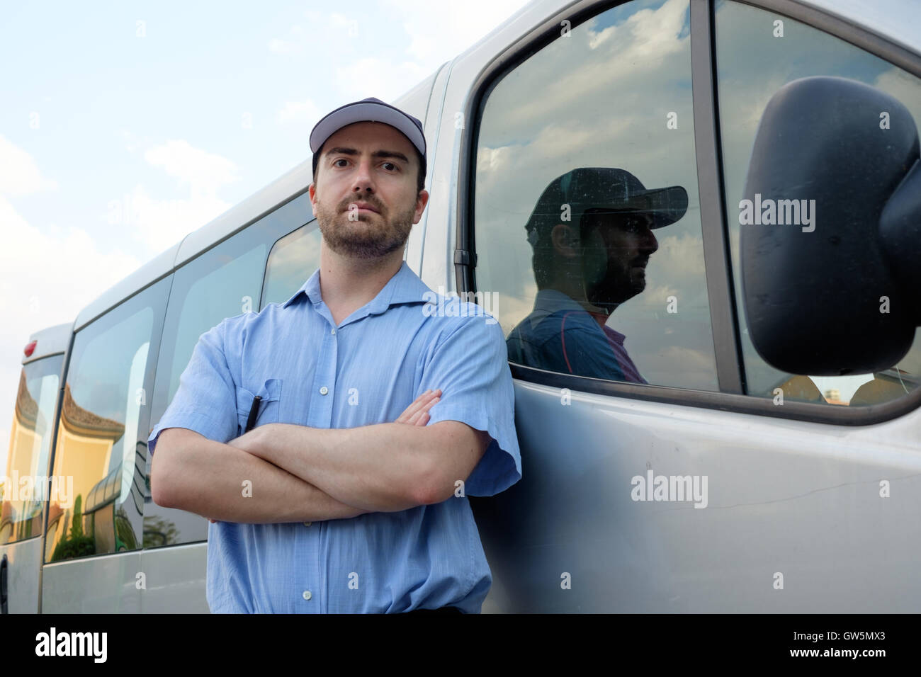 Courier delivery man hi-res stock photography and images - Alamy