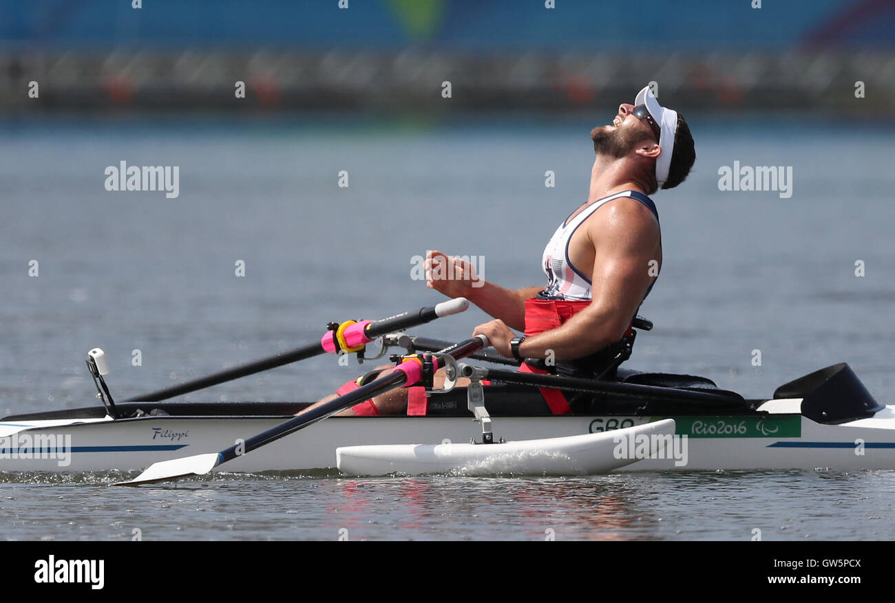 Great Britain's Tom Aggar celebrates winning bronze in the AS Men's ...