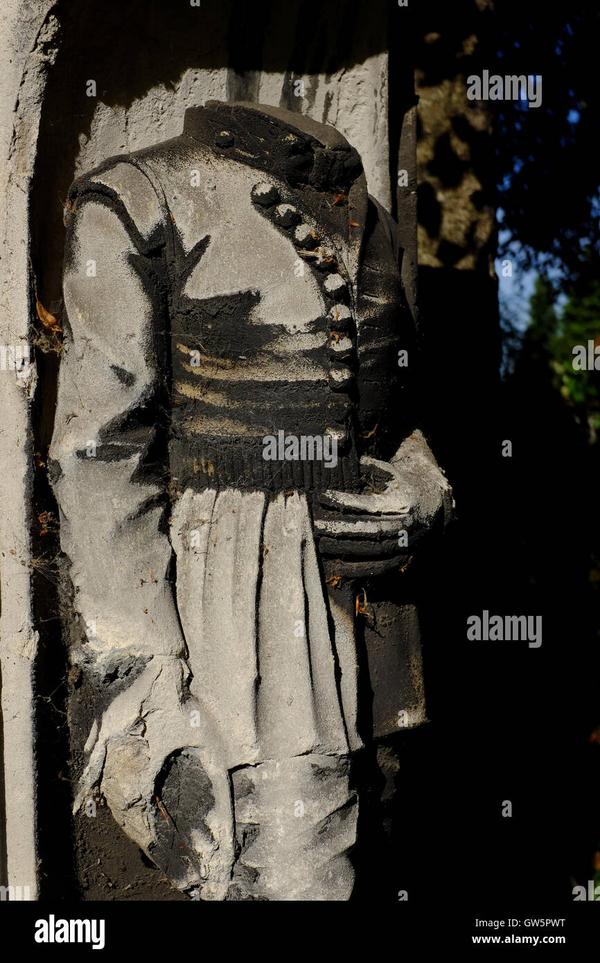 Headless statue victorian hi-res stock photography and images - Alamy
