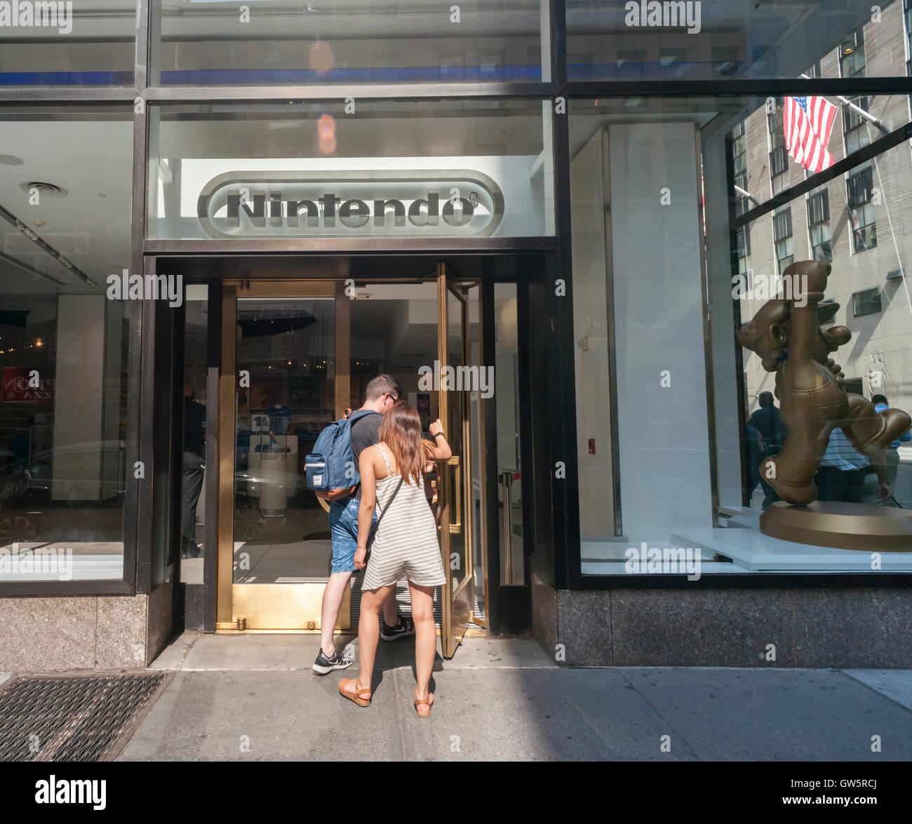 Nintendo super mario bros hi-res stock photography and images - Alamy