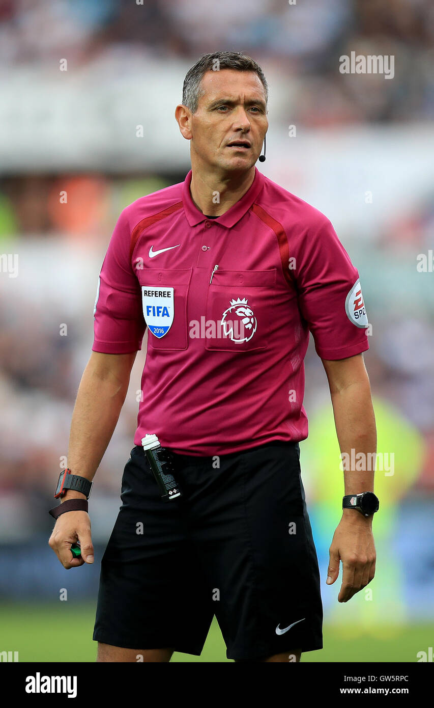 Match referee Andre Marriner during the Premier League match at the ...