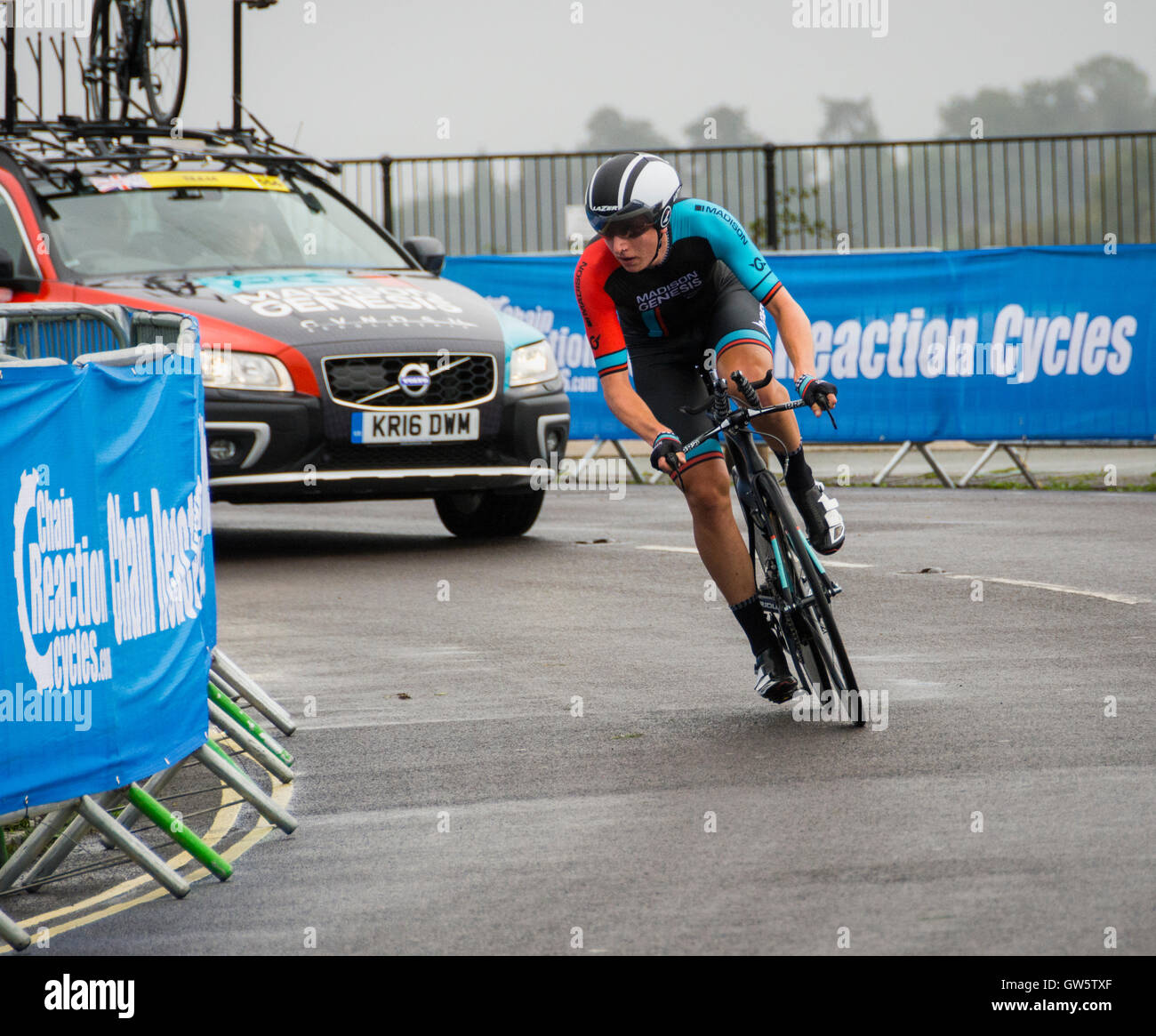 Cycling team support vehicle hi-res stock photography and images - Alamy