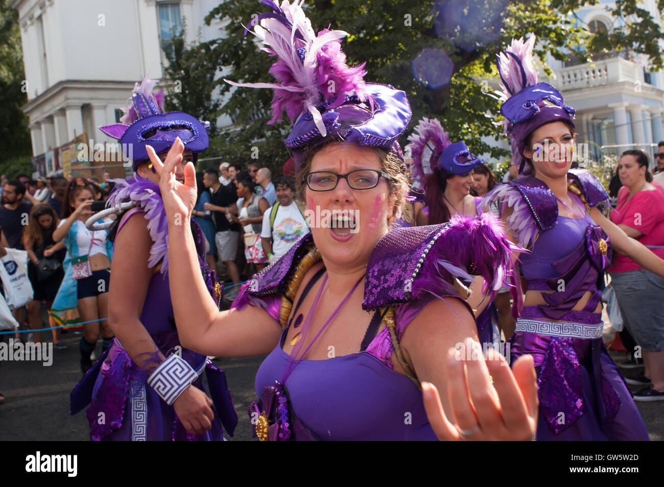Women in carnival costume hi-res stock photography and images - Alamy