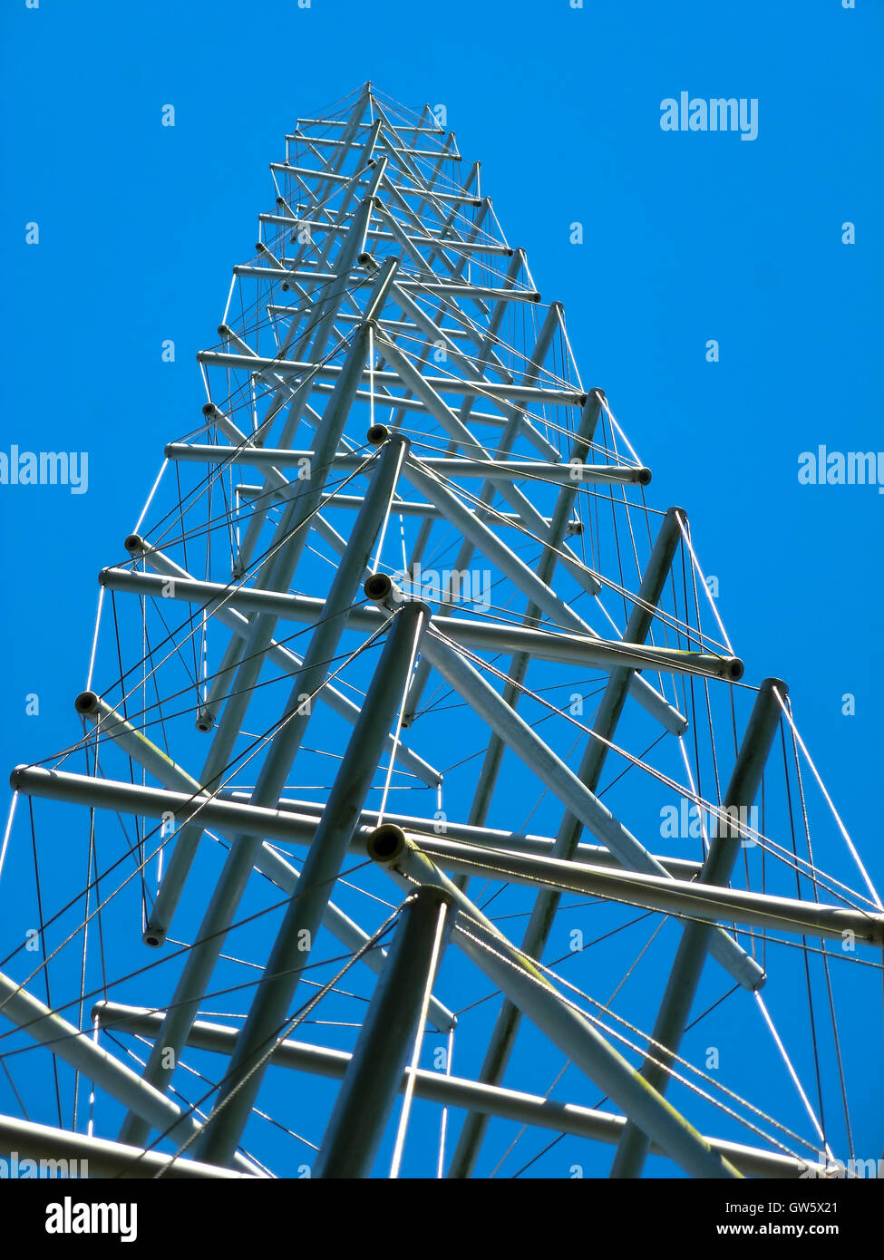 'needle tower' 1968 from artist snelson at hoge veluwe holland Stock ...