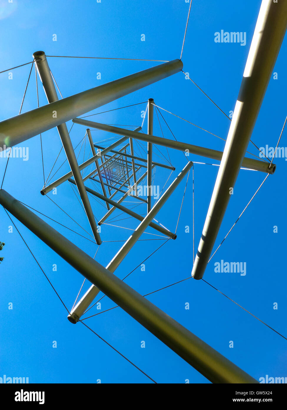 'needle tower' 1968 from artist snelson at hoge veluwe holland Stock ...