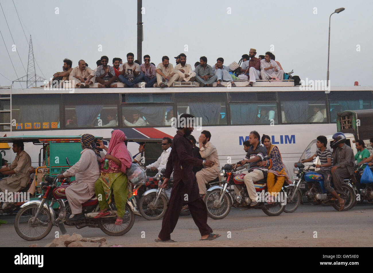 Lahore, Pakistan. 11th Sep, 2016. Pakistani Muslim passengers travel a ...