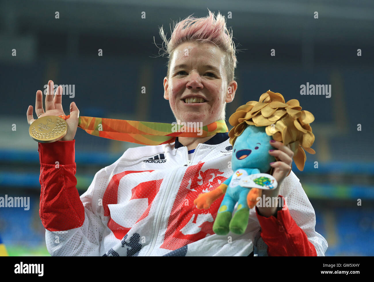 Club throw f51 hi-res stock photography and images - Alamy