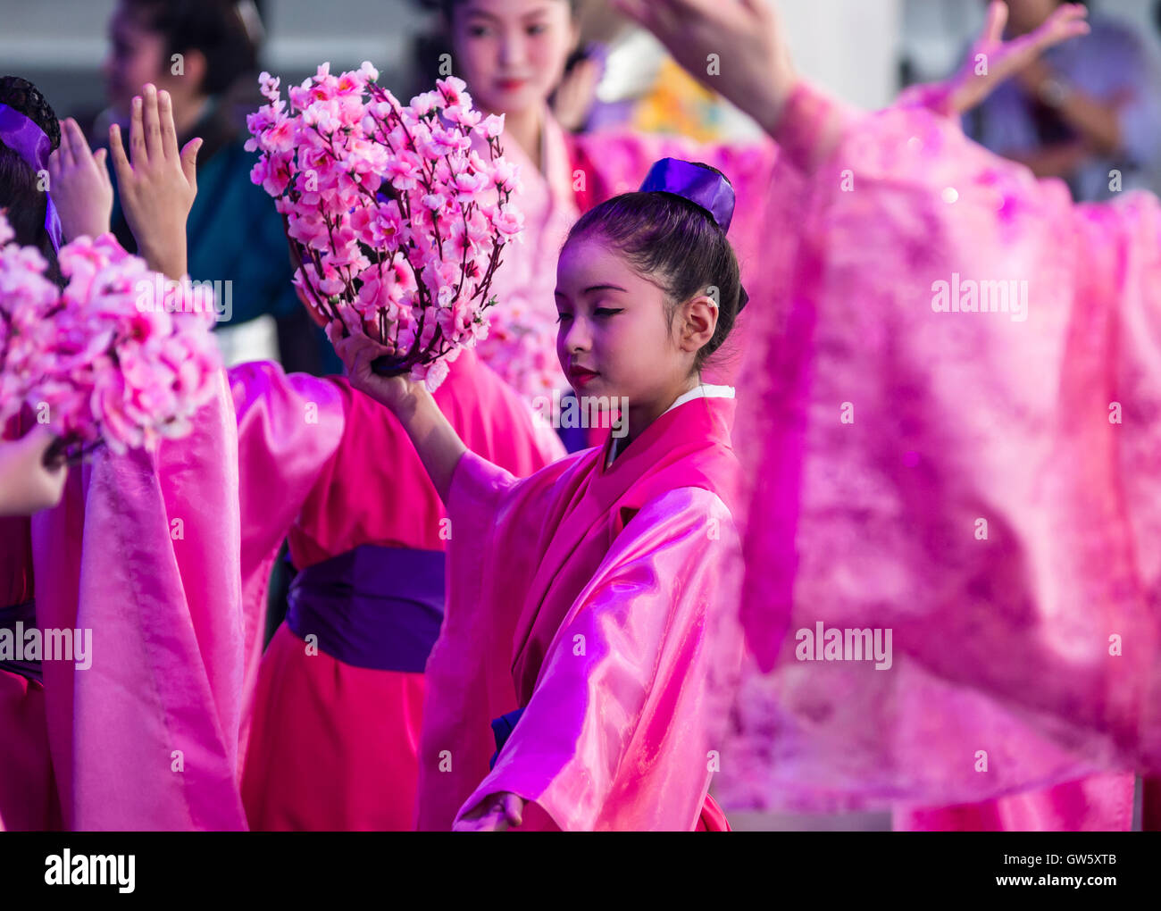 Okinawan women hi-res stock photography and images - Alamy