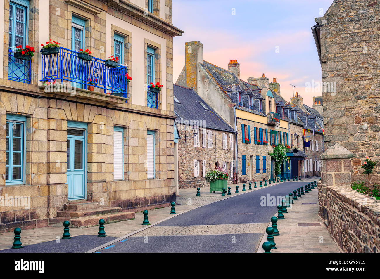 Roscoff village hi-res stock photography and images - Alamy