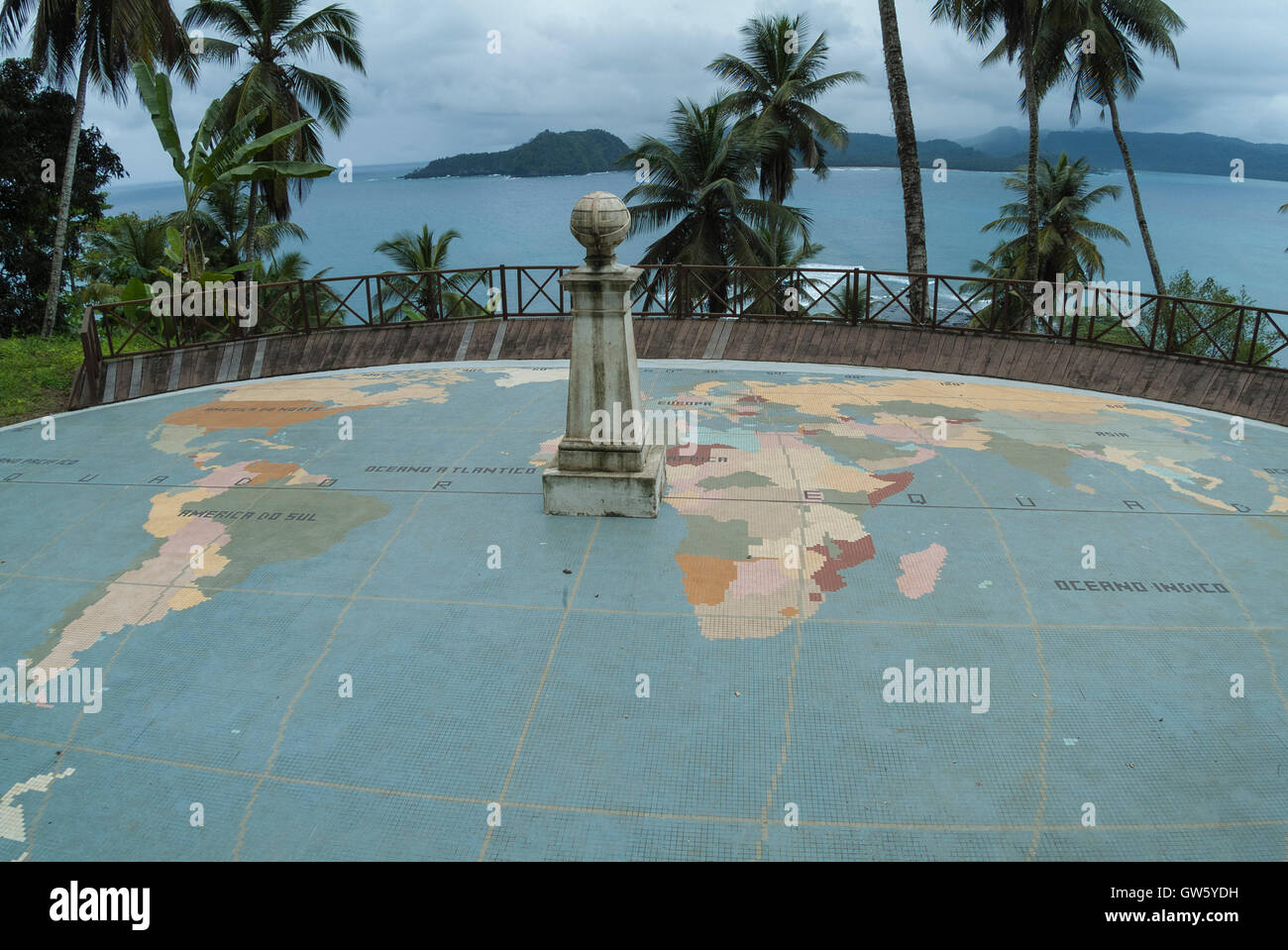 Equator line monument. Ilhéu das Rolas, São Tomé e Príncipe Stock Photo ...